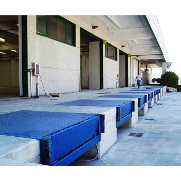 Electro-hydraulic steel ramp with rotating lip TM PEDANE